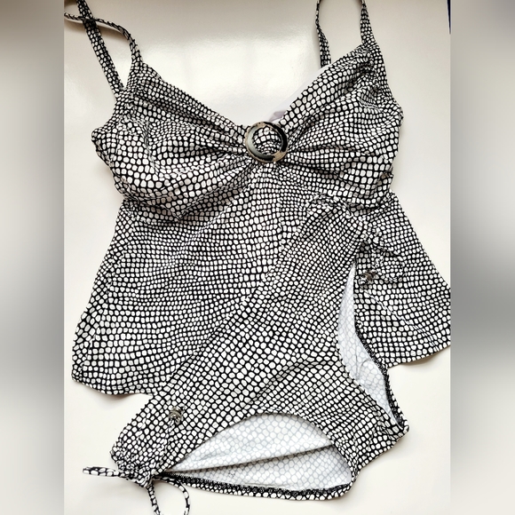 Coco Reef | Swim | Coco Reef Womens Swim Suit 2 Pc Blackwhite Lined Top ...